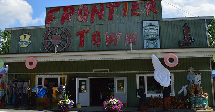 Discover The Kitschy Side Of Lake George NY: Gift Shops, Statues ...